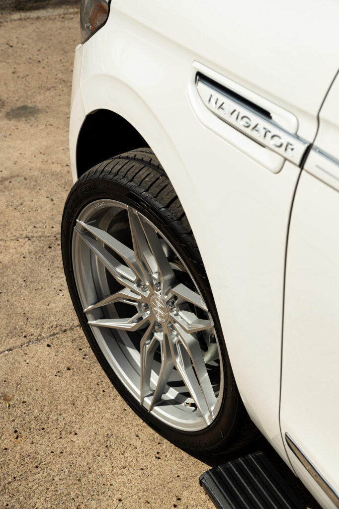2021 Lincoln Navigator – FERRADA WHEELS