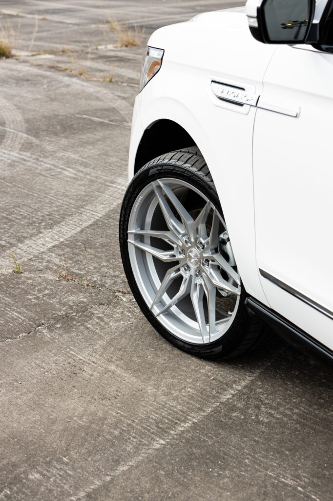 2021 Lincoln Navigator – FERRADA WHEELS