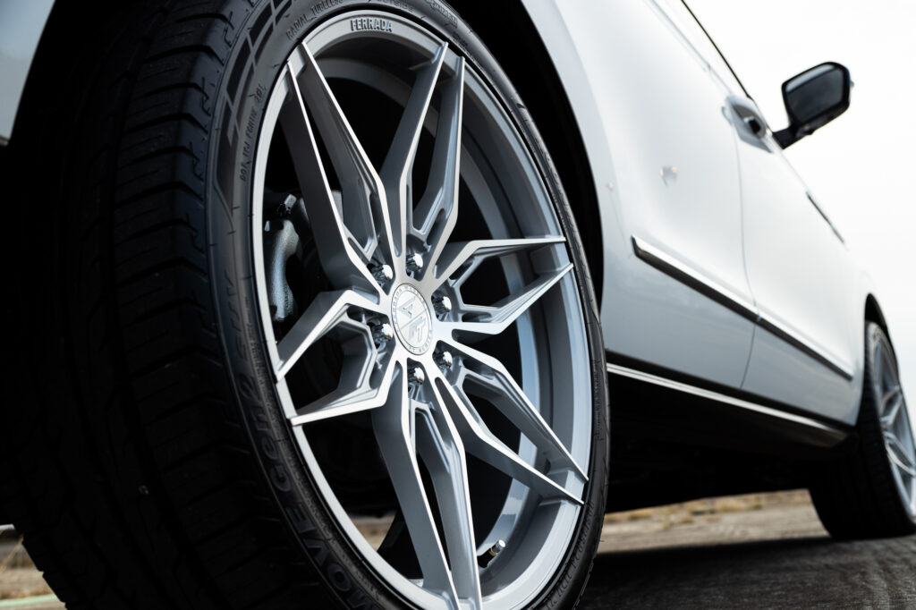 2021 Lincoln Navigator – FERRADA WHEELS